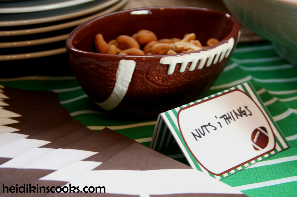 Tablescape Tuesday: Host a Super Bowl Party! | heidikins cooks